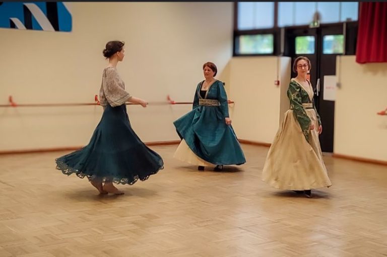DANSE RENAISSANCE Française et italienne - LA BELLE ASSEMBLEE